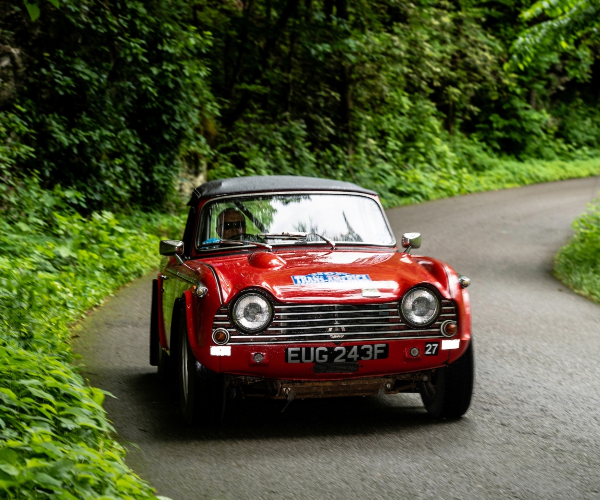 Triumph TR250_edit - Historic Racing Technology